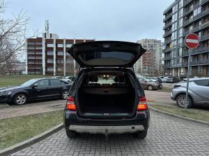 Черный Мерседес МЛ 320 2008 в Рига, объемом двигателя 3.00 л и пробегом 358 тыс. км за 4490 €, фото 6 на AUTOMOTO.COM.LV