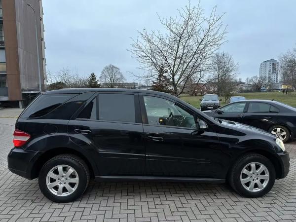 Melns Mercedes-Benz ML 320 2008 Rīga, ar dzinēja tilpumu 3.00 L un nobraukumu 358 tūkst. km par 4490 €, foto 6 vietnē AUTOMOTO.COM.LV