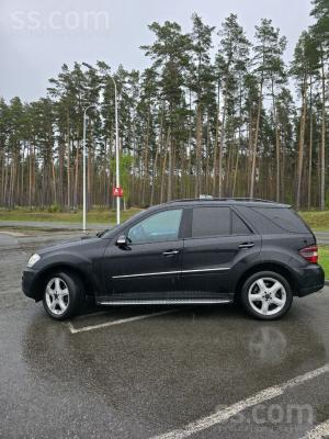 Черный Мерседес МЛ 320 2008 в Рига, объемом двигателя 3.00 л и пробегом 278 тыс. км за 5000 €, фото 3 на AUTOMOTO.COM.LV