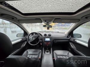 Черный Мерседес МЛ 320 2008 в Рига, объемом двигателя 3.00 л и пробегом 278 тыс. км за 5000 €, фото 7 на AUTOMOTO.COM.LV