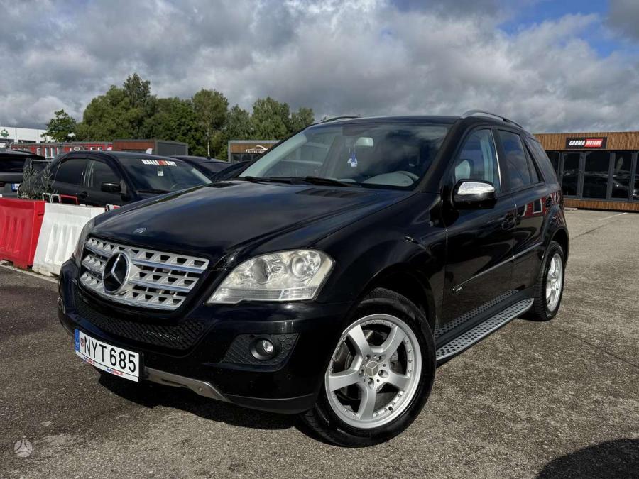 Black Mercedes-Benz ML 320 2008 in Vilnius, with an engine capacity of 0.00 L and mileage of 298 thousand km for 6490 €, photo 4 on AUTOMOTO.COM.LV