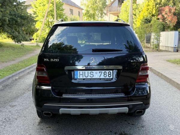Melns Mercedes-Benz ML 320 2008 Viļņa, ar dzinēja tilpumu 3.20 L un nobraukumu 360 tūkst. km par 4200 €, foto 4 vietnē AUTOMOTO.COM.LV