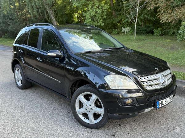 Melns Mercedes-Benz ML 320 2008 Viļņa, ar dzinēja tilpumu 3.20 L un nobraukumu 360 tūkst. km par 4200 €, foto 1 vietnē AUTOMOTO.COM.LV