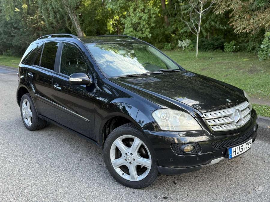 Black Mercedes-Benz ML 320 2008 in Vilnius, with an engine capacity of 3.20 L and mileage of 360 thousand km for 4200 €, photo 1 on AUTOMOTO.COM.LV