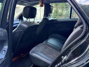 Black Mercedes-Benz ML 320 2008 in Vilnius, with an engine capacity of 3.20 L and mileage of 360 thousand km for 4200 €, photo 8 on AUTOMOTO.COM.LV