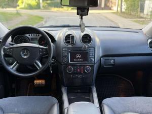 Black Mercedes-Benz ML 320 2008 in Vilnius, with an engine capacity of 3.20 L and mileage of 360 thousand km for 4200 €, photo 9 on AUTOMOTO.COM.LV