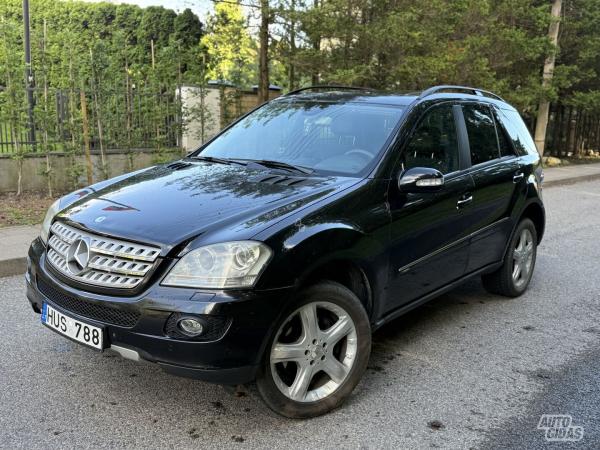 Melns Mercedes-Benz ML 320 2008 Viļņa, ar dzinēja tilpumu 3.20 L un nobraukumu 380 tūkst. km par 4200 €, foto 2 vietnē AUTOMOTO.COM.LV