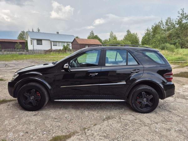 Black Mercedes-Benz ML 320 2008 in Alytus, with an engine capacity of 2.99 L and mileage of 309 thousand km for 5650 €, photo 7 on AUTOMOTO.COM.LV