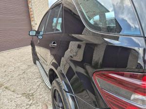 Black Mercedes-Benz ML 320 2008 in Alytus, with an engine capacity of 2.99 L and mileage of 309 thousand km for 5650 €, photo 10 on AUTOMOTO.COM.LV