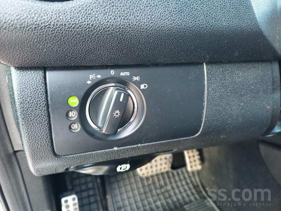 Black Mercedes-Benz ML 320 2008 in Riga, with an engine capacity of 3.00 L and mileage of 312 thousand km for 5500 €, photo 10 on AUTOMOTO.COM.LV