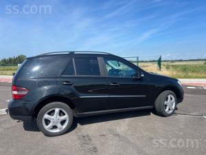 Black Mercedes-Benz ML 320 2008 in Liepaja, with an engine capacity of 3.00 L and mileage of 326 thousand km for 4850 €, photo 4 on AUTOMOTO.COM.LV