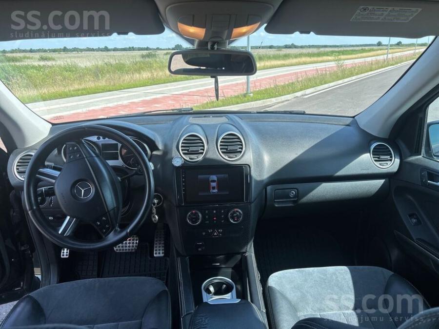 Black Mercedes-Benz ML 320 2008 in Liepaja, with an engine capacity of 3.00 L and mileage of 326 thousand km for 4850 €, photo 7 on AUTOMOTO.COM.LV