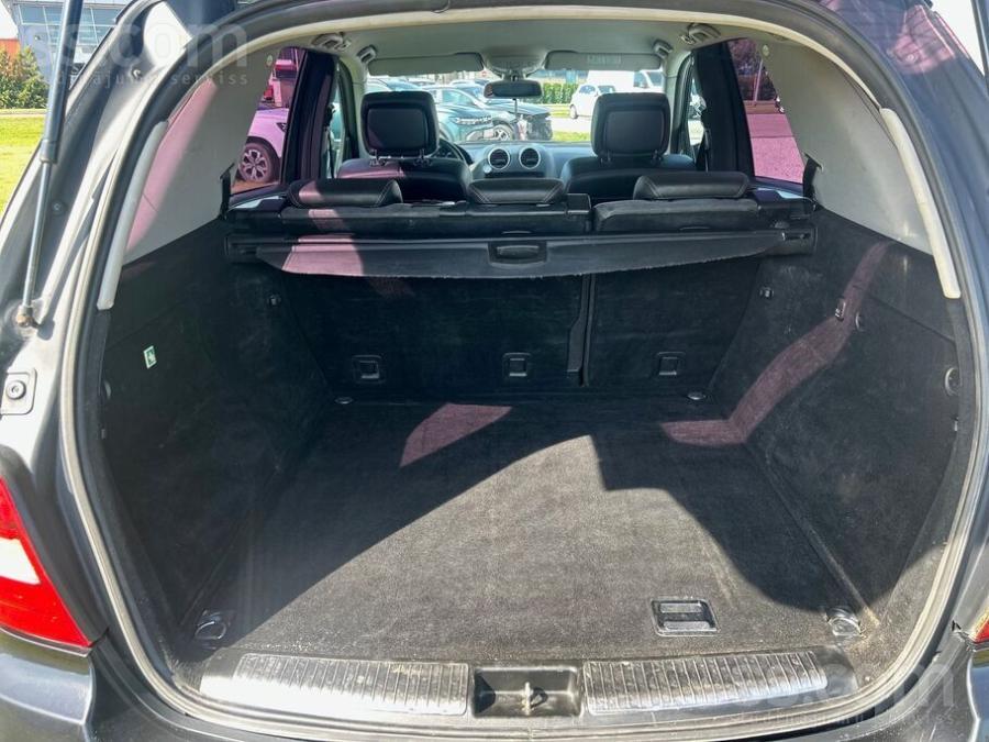 Black Mercedes-Benz ML 320 2008 in Liepaja, with an engine capacity of 3.00 L and mileage of 326 thousand km for 4850 €, photo 13 on AUTOMOTO.COM.LV