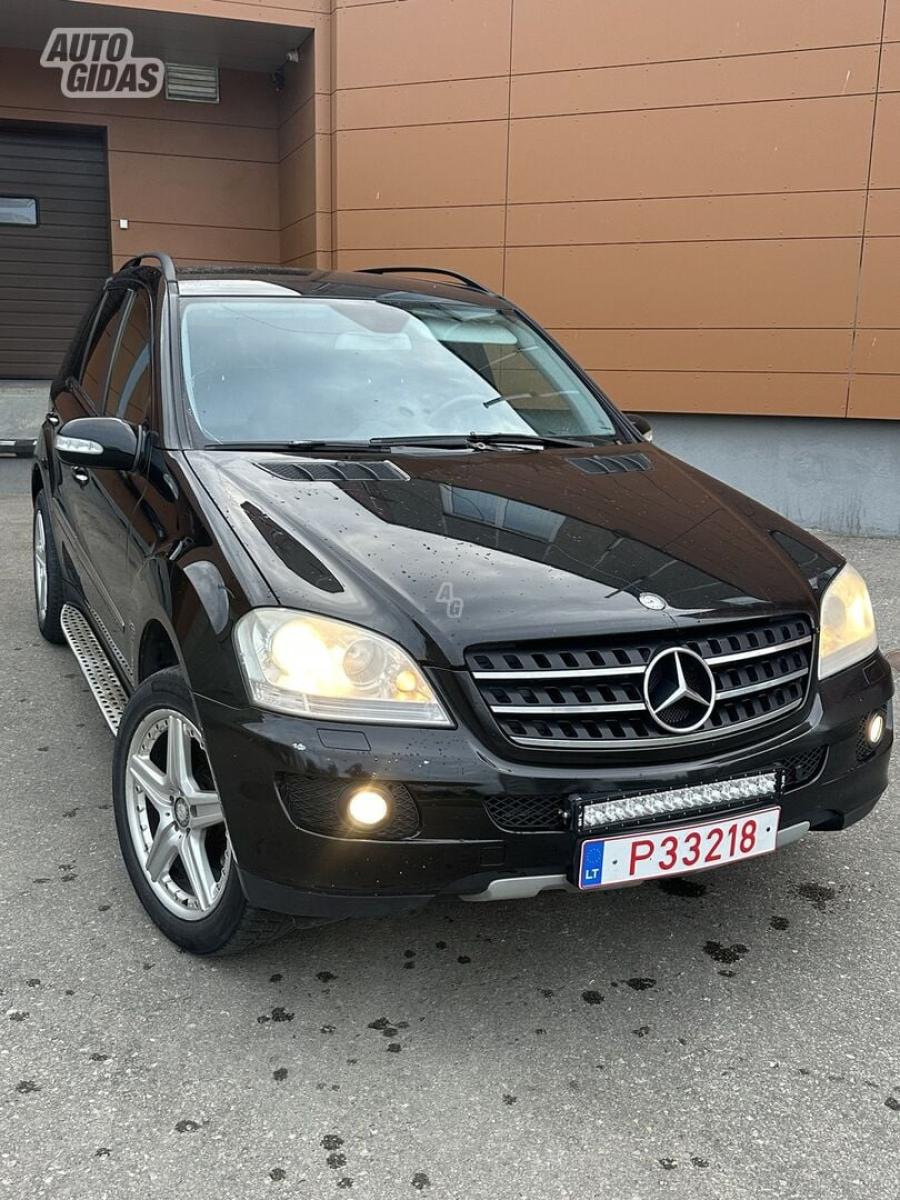 Black Mercedes-Benz ML 320 2008 in Sirvintos, with an engine capacity of 3.00 L and mileage of 304 thousand km for 2950 €, photo 3 on AUTOMOTO.COM.LV