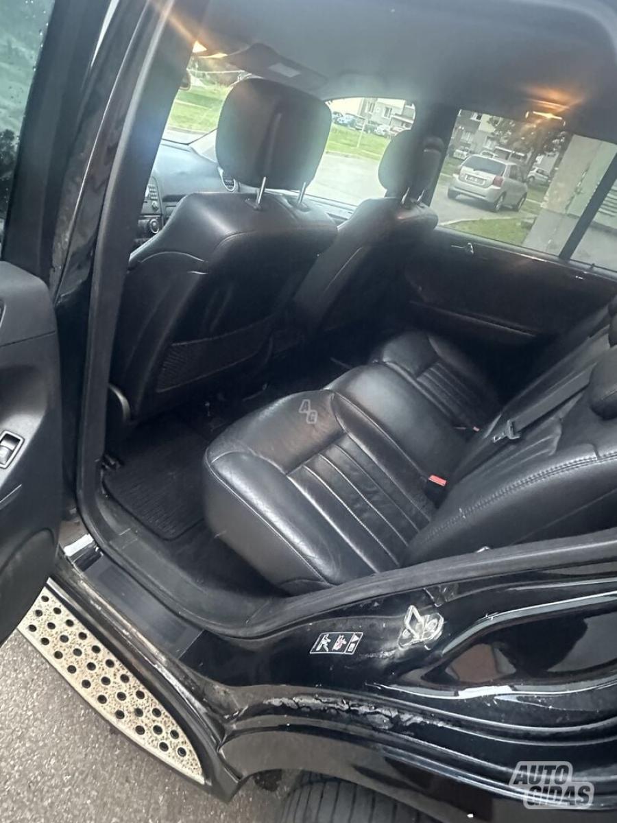 Black Mercedes-Benz ML 320 2008 in Sirvintos, with an engine capacity of 3.00 L and mileage of 304 thousand km for 2950 €, photo 16 on AUTOMOTO.COM.LV