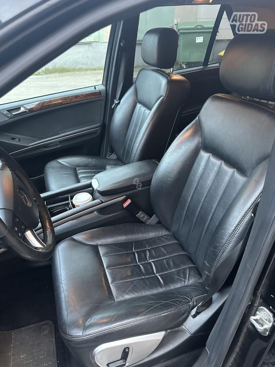 Black Mercedes-Benz ML 320 2008 in Sirvintos, with an engine capacity of 3.00 L and mileage of 304 thousand km for 2950 €, photo 17 on AUTOMOTO.COM.LV