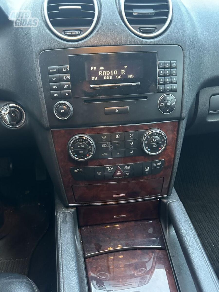 Black Mercedes-Benz ML 320 2008 in Sirvintos, with an engine capacity of 3.00 L and mileage of 304 thousand km for 2950 €, photo 18 on AUTOMOTO.COM.LV