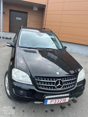 Black Mercedes-Benz ML 320 2008 in Sirvintos, with an engine capacity of 3.00 L and mileage of 304 thousand km for 2850 €, photo 5 on AUTOMOTO.COM.LV