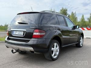 Black Mercedes-Benz ML 320 2008 in Liepaja, with an engine capacity of 3.00 L and mileage of 359 thousand km for 4500 €, photo 3 on AUTOMOTO.COM.LV