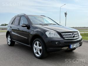 Black Mercedes-Benz ML 320 2008 in Liepaja, with an engine capacity of 3.00 L and mileage of 359 thousand km for 4500 €, photo 4 on AUTOMOTO.COM.LV