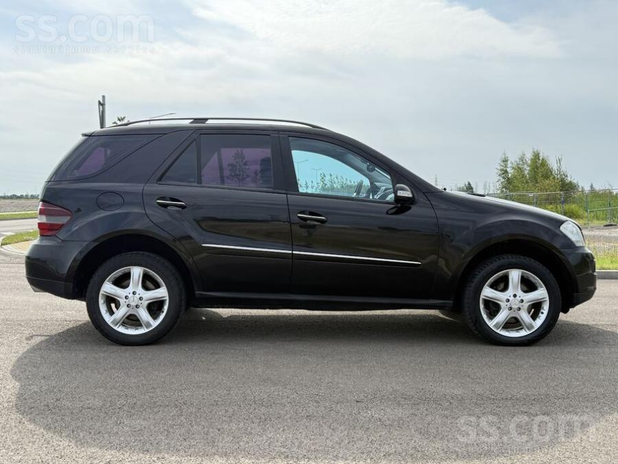 Black Mercedes-Benz ML 320 2008 in Liepaja, with an engine capacity of 3.00 L and mileage of 359 thousand km for 4500 €, photo 6 on AUTOMOTO.COM.LV