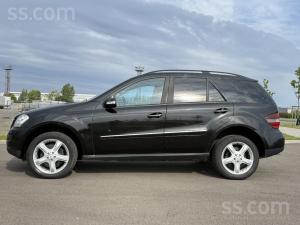 Black Mercedes-Benz ML 320 2008 in Liepaja, with an engine capacity of 3.00 L and mileage of 359 thousand km for 4500 €, photo 7 on AUTOMOTO.COM.LV