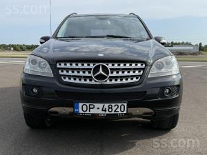 Black Mercedes-Benz ML 320 2008 in Liepaja, with an engine capacity of 3.00 L and mileage of 359 thousand km for 4500 €, photo 8 on AUTOMOTO.COM.LV