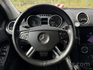Black Mercedes-Benz ML 320 2008 in Liepaja, with an engine capacity of 3.00 L and mileage of 359 thousand km for 4500 €, photo 12 on AUTOMOTO.COM.LV