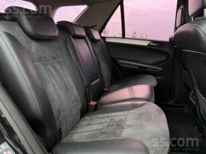 Black Mercedes-Benz ML 320 2008 in Liepaja, with an engine capacity of 3.00 L and mileage of 359 thousand km for 4500 €, photo 16 on AUTOMOTO.COM.LV