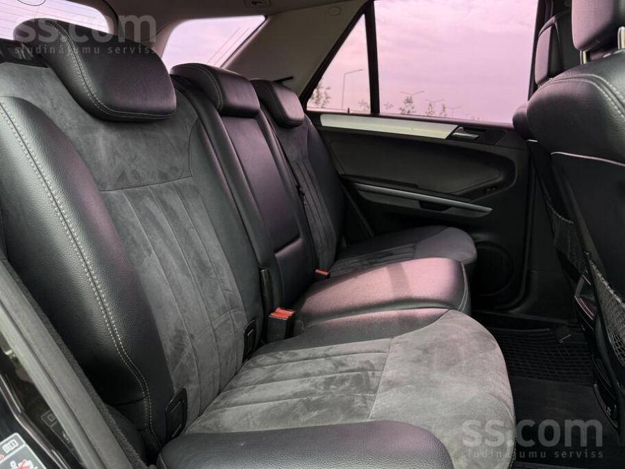 Black Mercedes-Benz ML 320 2008 in Liepaja, with an engine capacity of 3.00 L and mileage of 359 thousand km for 4500 €, photo 16 on AUTOMOTO.COM.LV