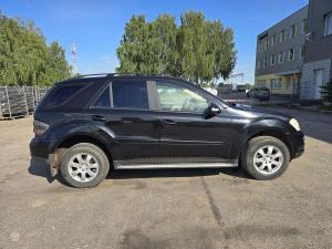 Черный Мерседес МЛ 320 2008 в Вильнюс, объемом двигателя 2.99 л и пробегом 329 тыс. км за 3700 €, фото 6 на AUTOMOTO.COM.LV