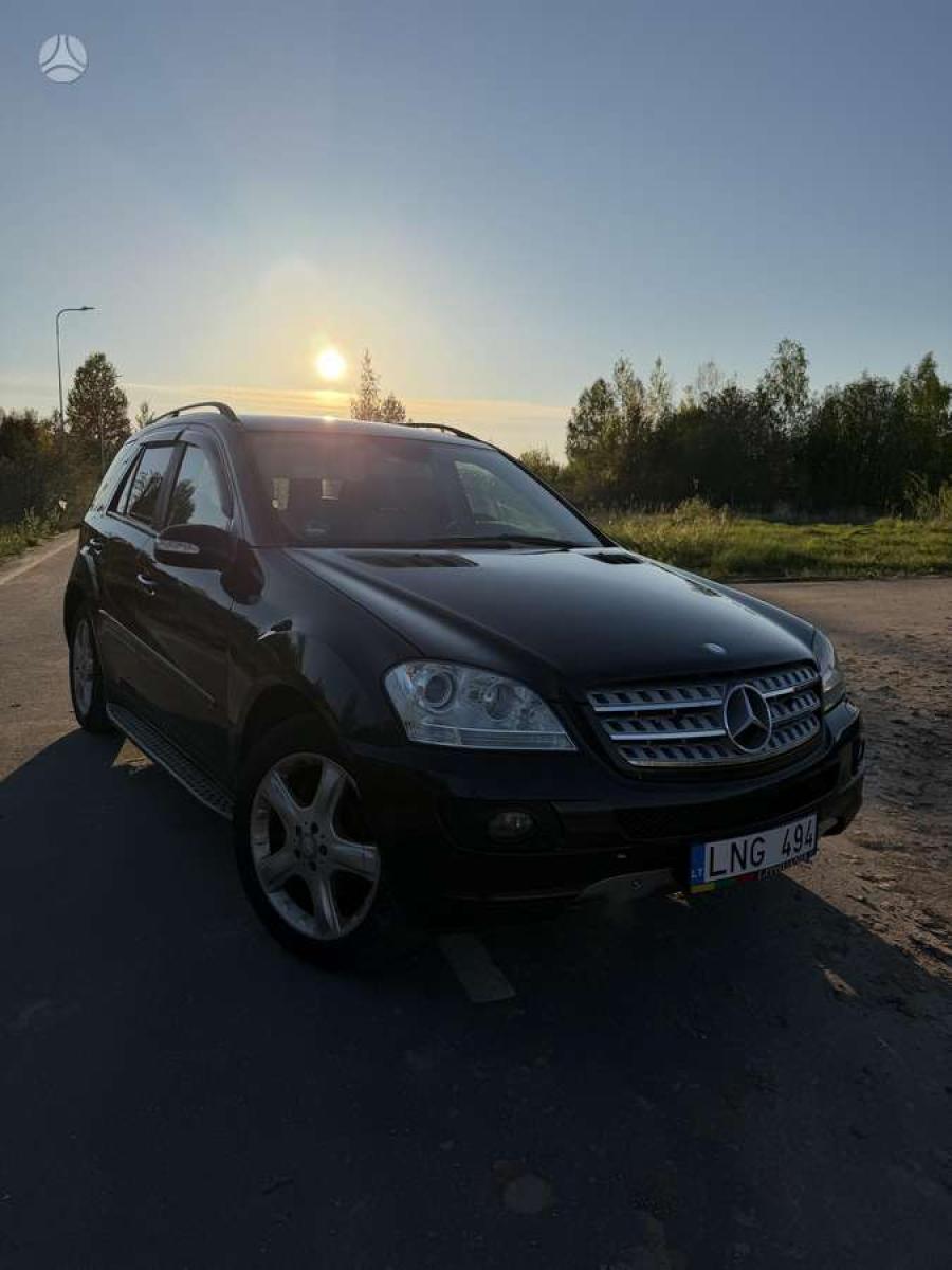 Melns Mercedes-Benz ML 320 2008 Visaginas, ar dzinēja tilpumu 2.99 L un nobraukumu 286 tūkst. km par 4700 €, foto 1 vietnē AUTOMOTO.COM.LV