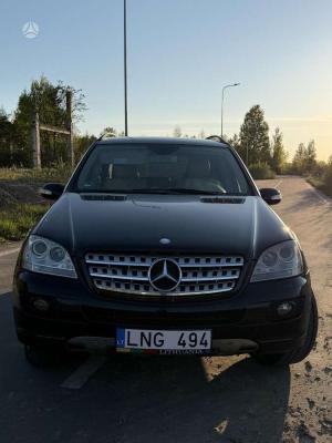 Melns Mercedes-Benz ML 320 2008 Visaginas, ar dzinēja tilpumu 2.99 L un nobraukumu 286 tūkst. km par 4700 €, foto 3 vietnē AUTOMOTO.COM.LV