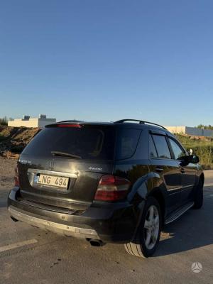 Melns Mercedes-Benz ML 320 2008 Visaginas, ar dzinēja tilpumu 2.99 L un nobraukumu 286 tūkst. km par 4700 €, foto 6 vietnē AUTOMOTO.COM.LV
