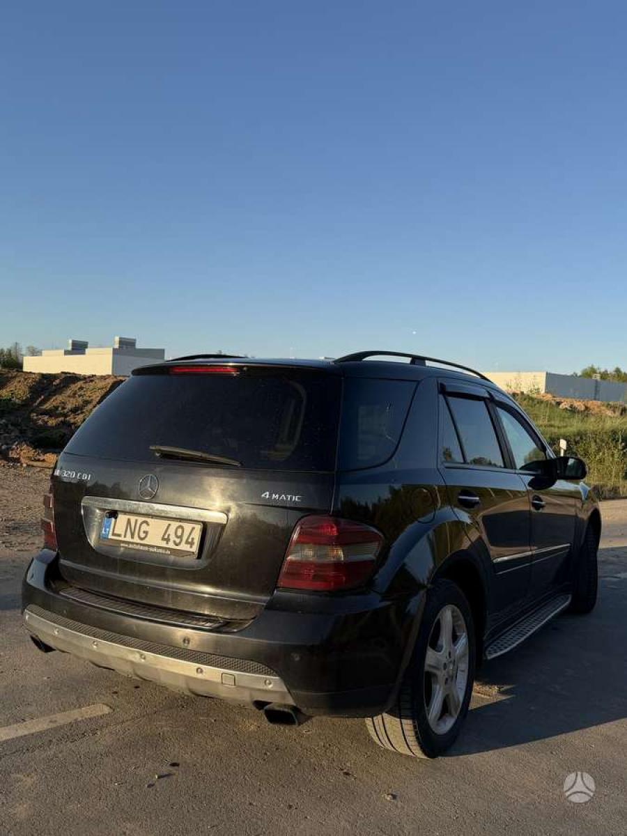 Melns Mercedes-Benz ML 320 2008 Visaginas, ar dzinēja tilpumu 2.99 L un nobraukumu 286 tūkst. km par 4700 €, foto 6 vietnē AUTOMOTO.COM.LV