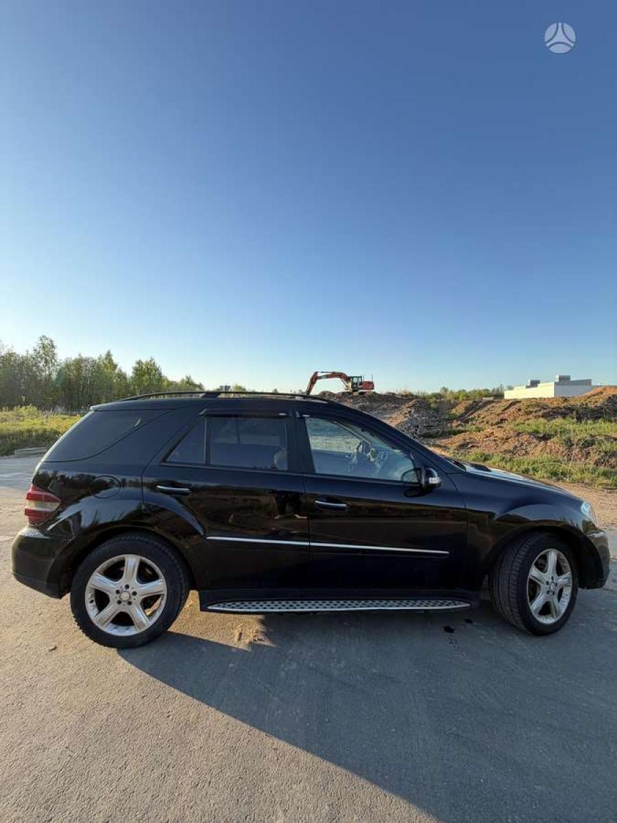 Melns Mercedes-Benz ML 320 2008 Visaginas, ar dzinēja tilpumu 2.99 L un nobraukumu 286 tūkst. km par 4700 €, foto 7 vietnē AUTOMOTO.COM.LV