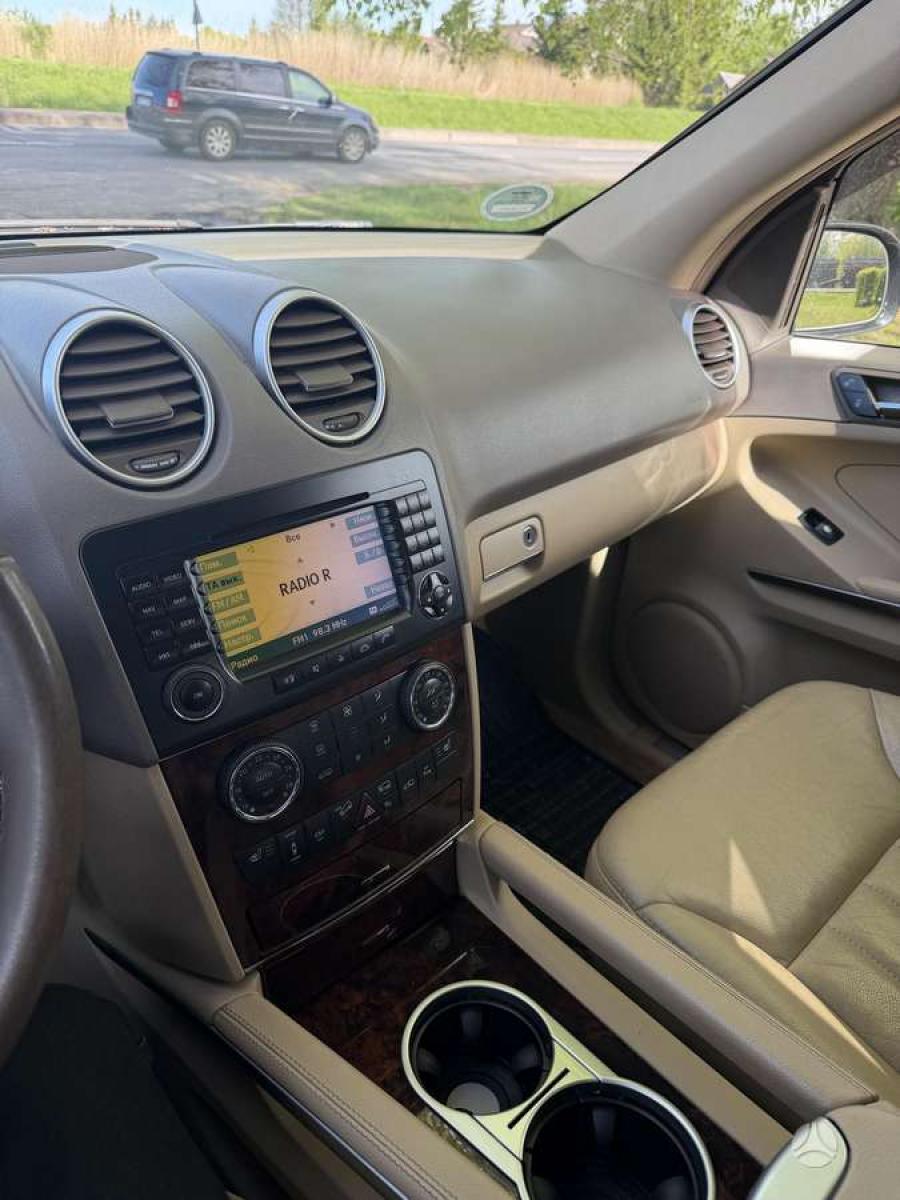 Melns Mercedes-Benz ML 320 2008 Visaginas, ar dzinēja tilpumu 2.99 L un nobraukumu 286 tūkst. km par 4700 €, foto 10 vietnē AUTOMOTO.COM.LV