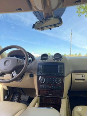 Melns Mercedes-Benz ML 320 2008 Visaginas, ar dzinēja tilpumu 2.99 L un nobraukumu 286 tūkst. km par 4700 €, foto 16 vietnē AUTOMOTO.COM.LV
