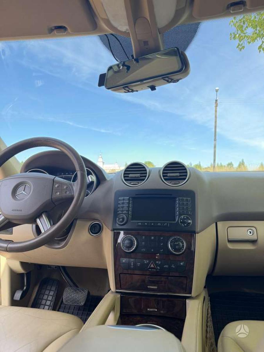 Melns Mercedes-Benz ML 320 2008 Visaginas, ar dzinēja tilpumu 2.99 L un nobraukumu 286 tūkst. km par 4700 €, foto 16 vietnē AUTOMOTO.COM.LV