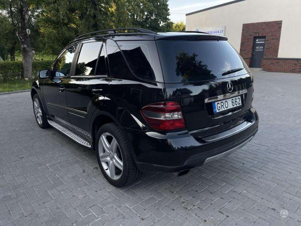 Black Mercedes-Benz ML 320 2008 in Klaipeda, with an engine capacity of 0.00 L and mileage of 306 thousand km for 5500 €, photo 5 on AUTOMOTO.COM.LV