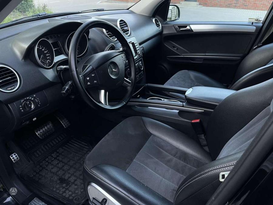 Black Mercedes-Benz ML 320 2008 in Klaipeda, with an engine capacity of 0.00 L and mileage of 306 thousand km for 5500 €, photo 17 on AUTOMOTO.COM.LV
