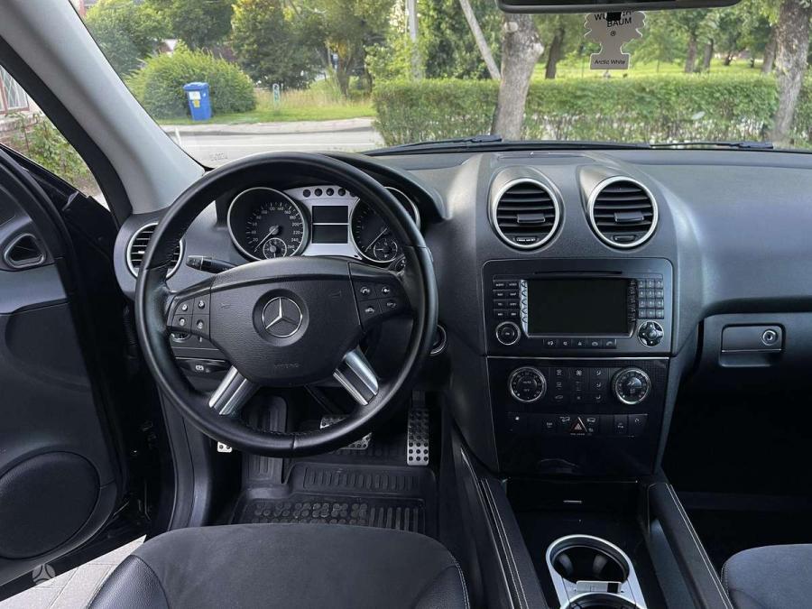 Black Mercedes-Benz ML 320 2008 in Klaipeda, with an engine capacity of 0.00 L and mileage of 306 thousand km for 5500 €, photo 21 on AUTOMOTO.COM.LV