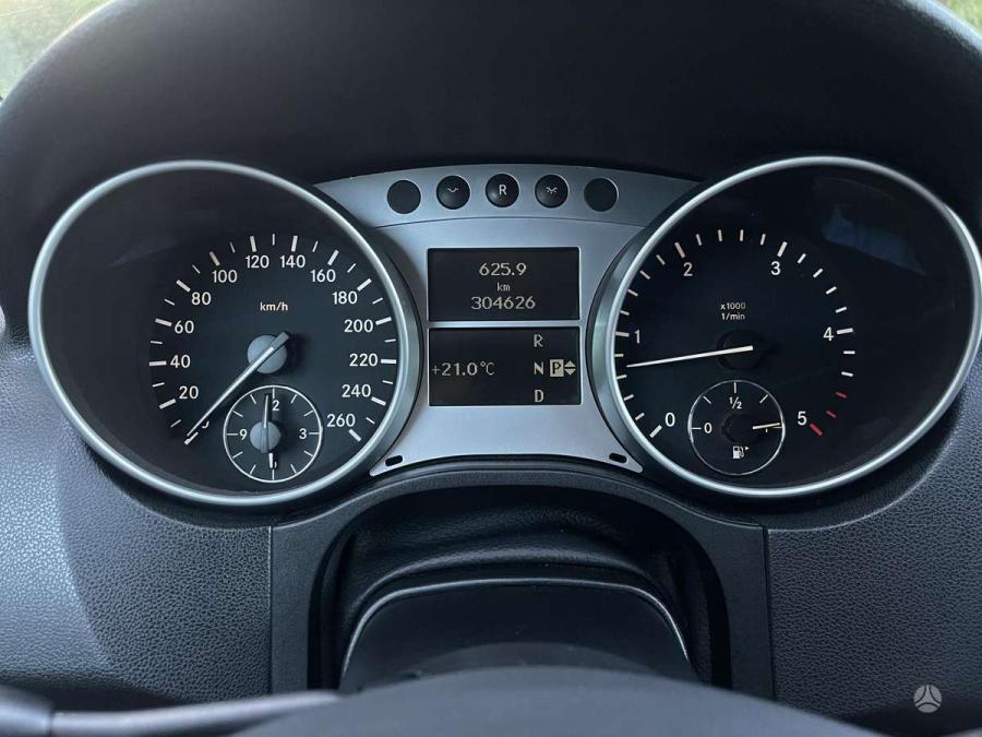 Black Mercedes-Benz ML 320 2008 in Klaipeda, with an engine capacity of 0.00 L and mileage of 306 thousand km for 5500 €, photo 26 on AUTOMOTO.COM.LV