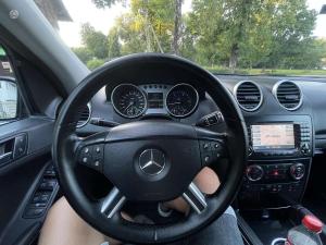 Black Mercedes-Benz ML 320 2008 in Klaipeda, with an engine capacity of 0.00 L and mileage of 306 thousand km for 5500 €, photo 27 on AUTOMOTO.COM.LV