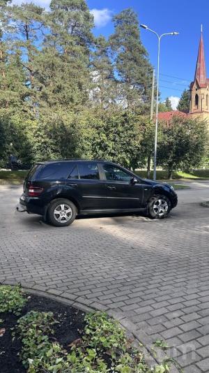 Черный Мерседес МЛ 320 2008 в Огре, объемом двигателя 3.00 л и пробегом 325 тыс. км за 4795 €, фото 6 на AUTOMOTO.COM.LV