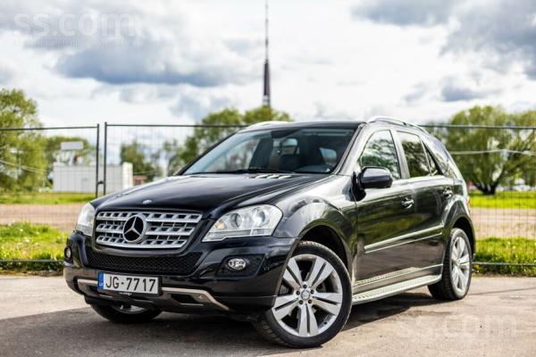 Black Mercedes-Benz ML 320 2009 in Riga, with an engine capacity of 3.00 L and mileage of 349 thousand km for 7500 €, photo 1 on AUTOMOTO.COM.LV