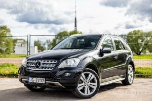 Black Mercedes-Benz ML 320 2009 in Riga, with an engine capacity of 3.00 L and mileage of 349 thousand km for 7500 €, photo 1 on AUTOMOTO.COM.LV