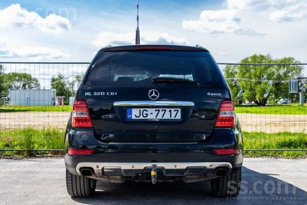 Black Mercedes-Benz ML 320 2009 in Riga, with an engine capacity of 3.00 L and mileage of 349 thousand km for 7500 €, photo 8 on AUTOMOTO.COM.LV