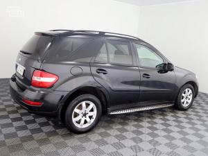 Melns Mercedes-Benz ML 320 2009 Tallina, ar dzinēja tilpumu 3.00 L un nobraukumu 338 tūkst. km par 3199 €, foto 3 vietnē AUTOMOTO.COM.LV