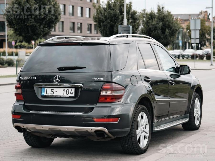 Черный Мерседес МЛ 320 2009 в Рига, объемом двигателя 3.00 л и пробегом 0 тыс. км за 7000 €, фото 6 на AUTOMOTO.COM.LV